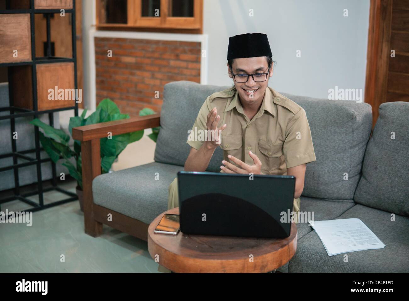 Pegawai hi-res stock photography and images - Alamy