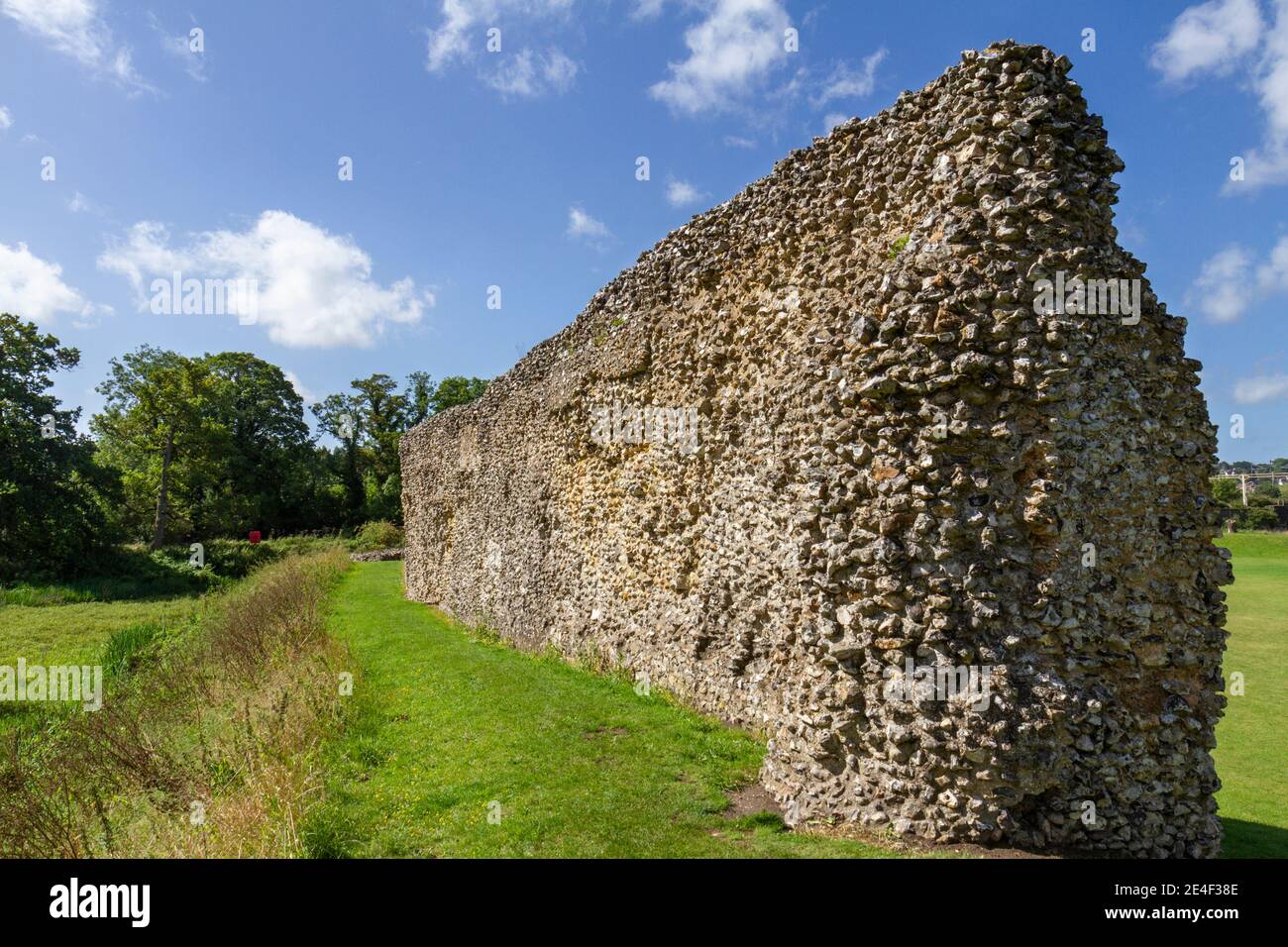 Curtain wall castle hi-res stock photography and images - Alamy