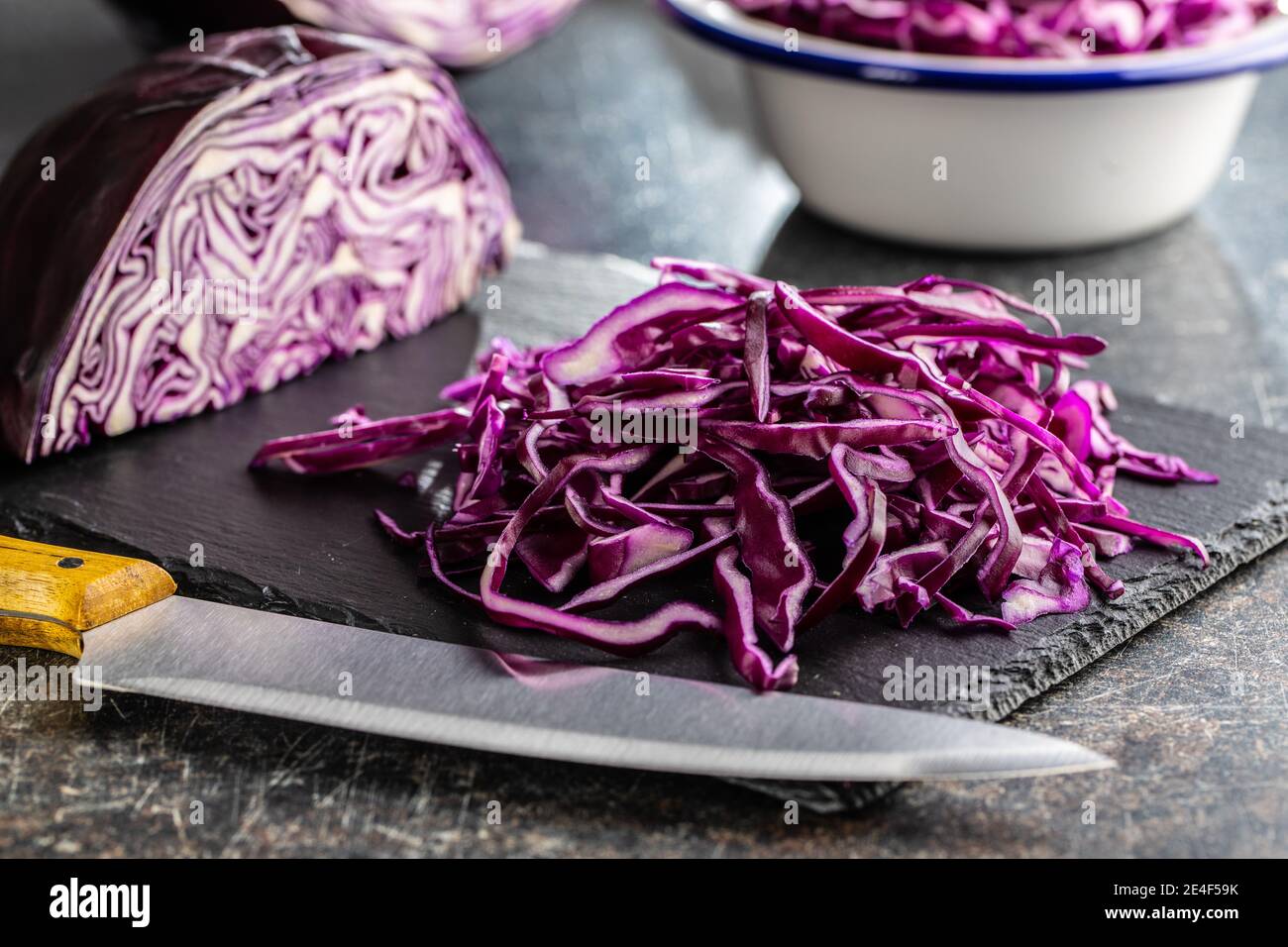 Chopped red cabbage on board hi-res stock photography and images - Alamy