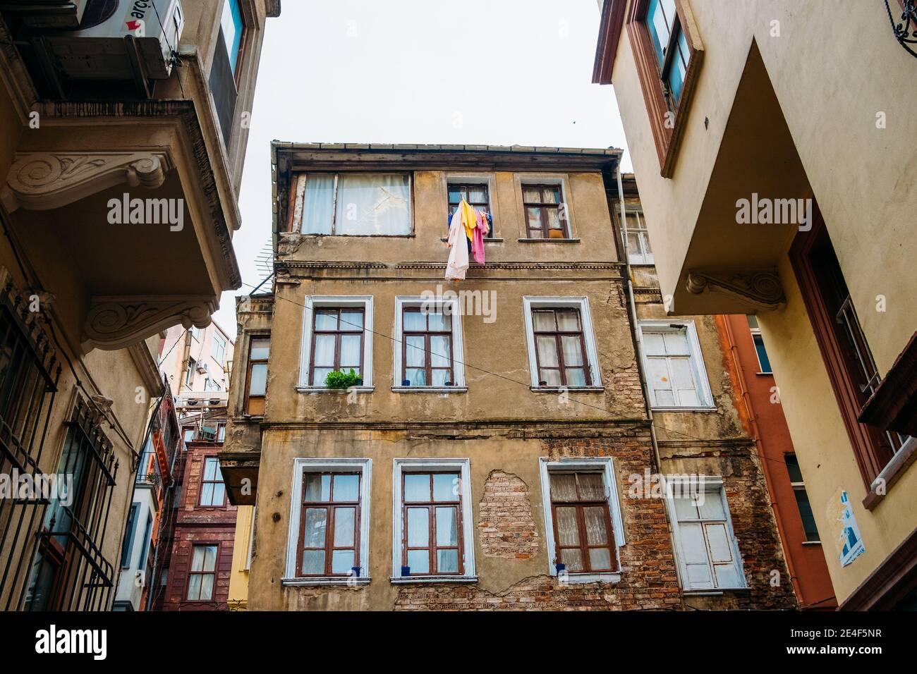 Old authentic architecture hi-res stock photography and images - Alamy