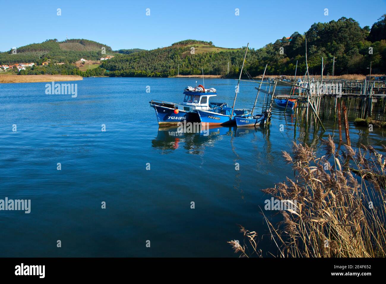 Río Nalón,,tramo bajo desembocadura en Muros, Asturias Stock Photo - Alamy
