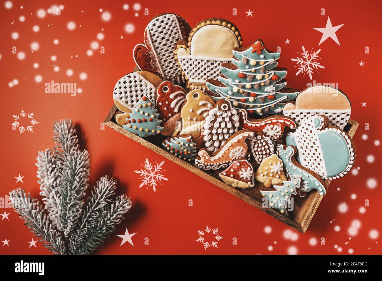 Christmas gingerbread on red hi-res stock photography and images - Alamy