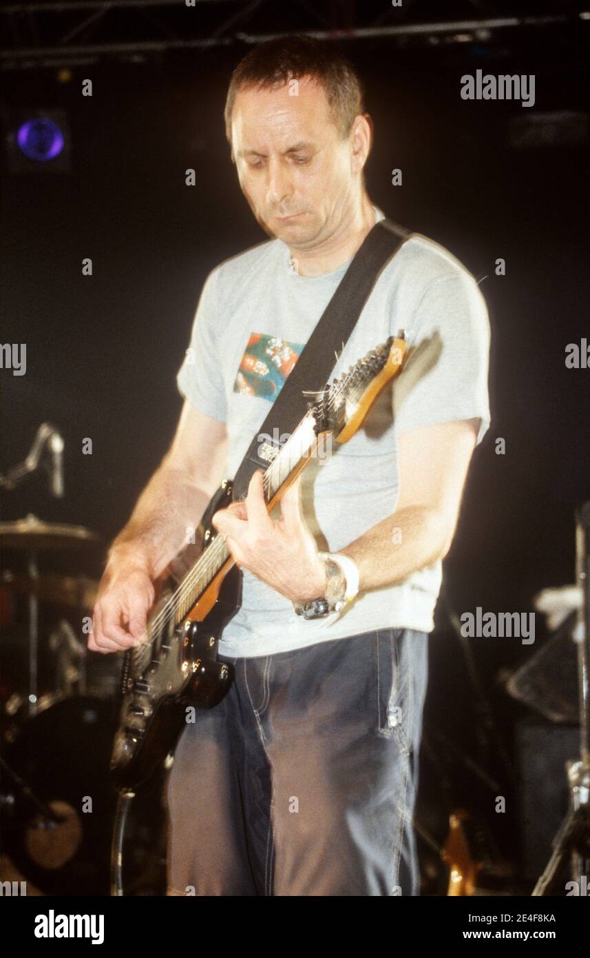 Wire band colin newman hi-res stock photography and images - Alamy