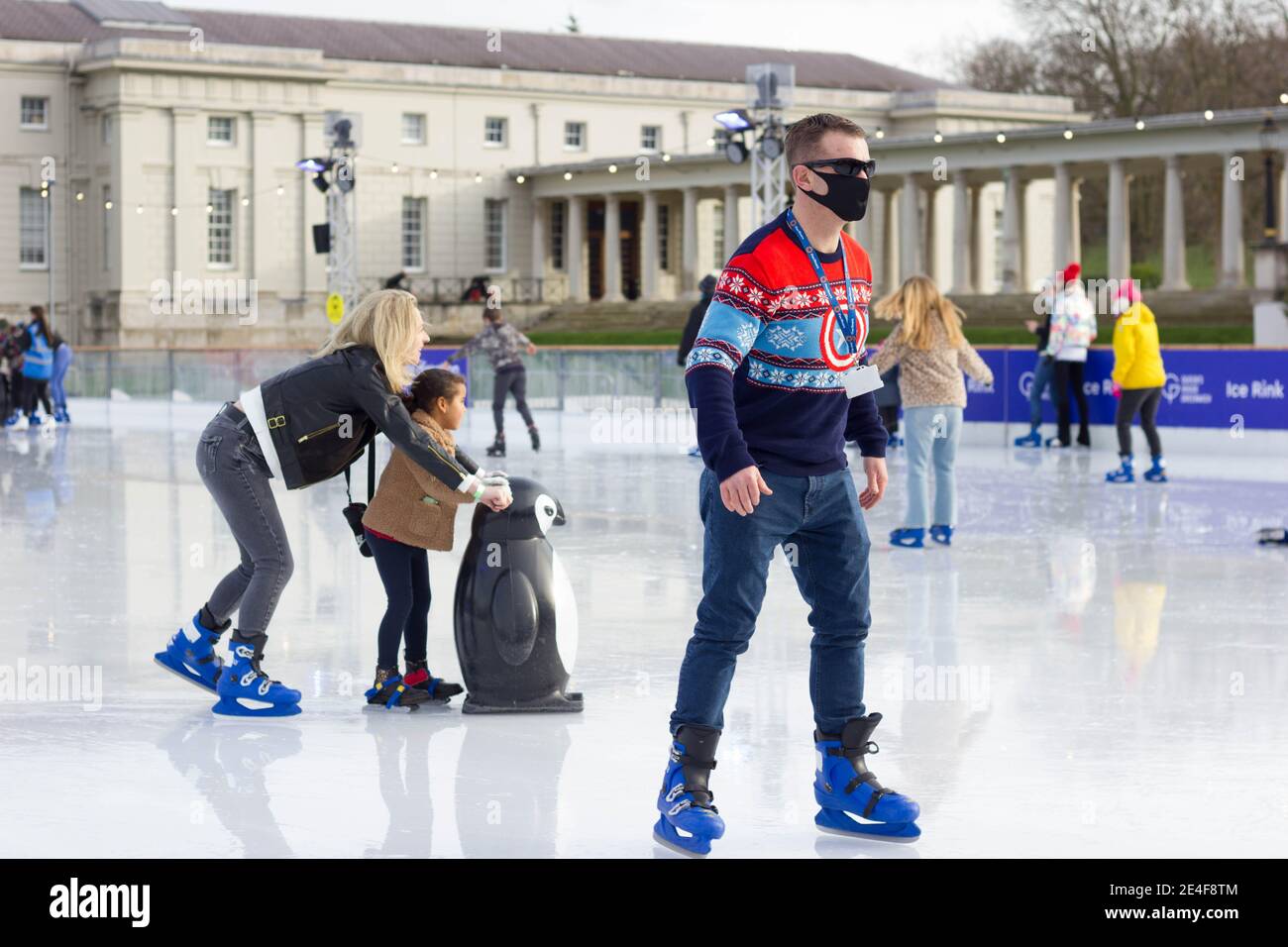 Greenwich ice rink hi-res stock photography and images - Alamy
