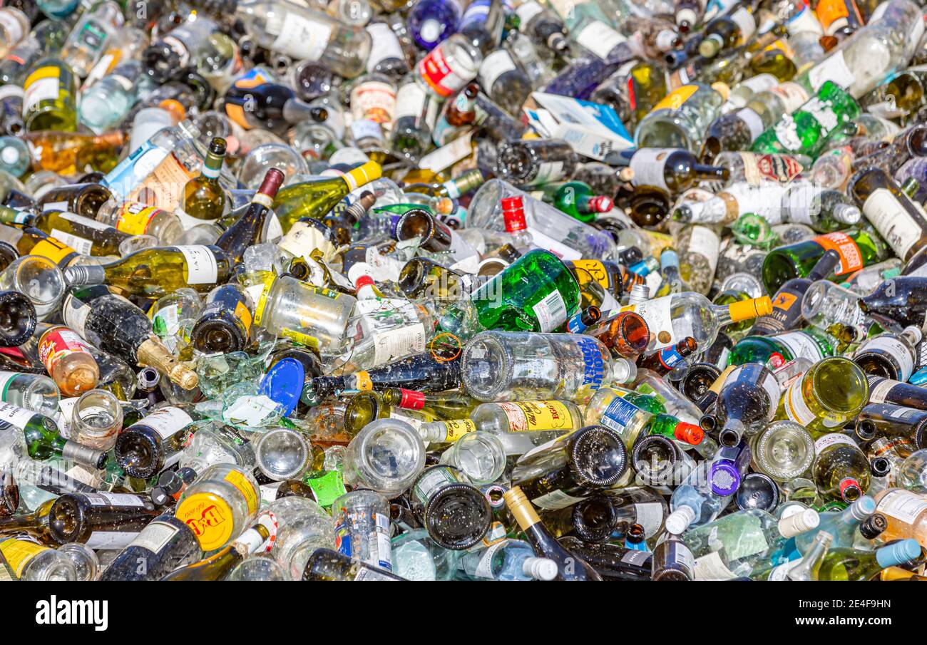 Types glass in pile hi-res stock photography and images - Alamy