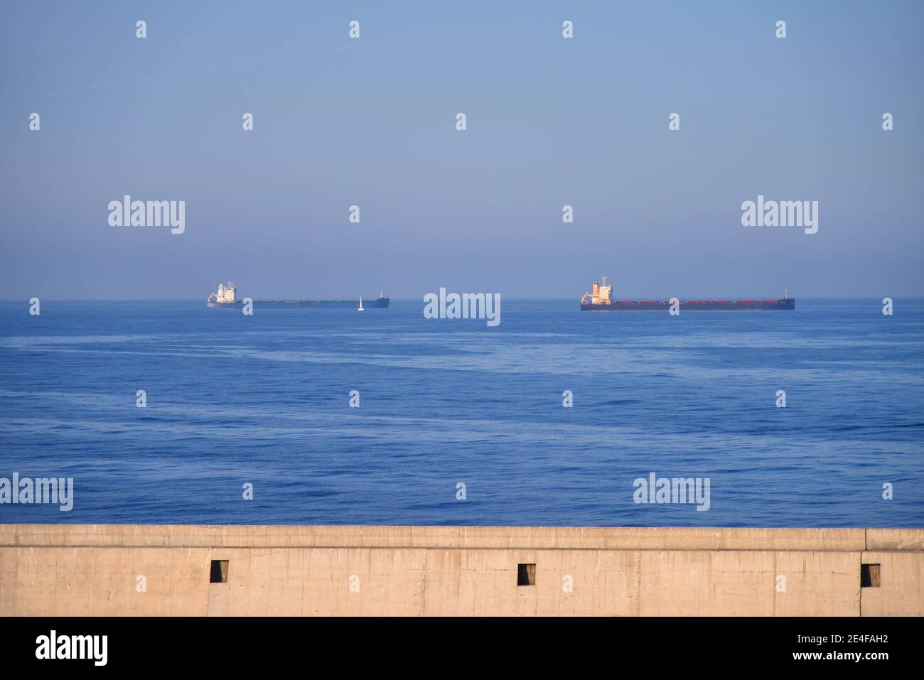 Two ships crash hi-res stock photography and images - Alamy