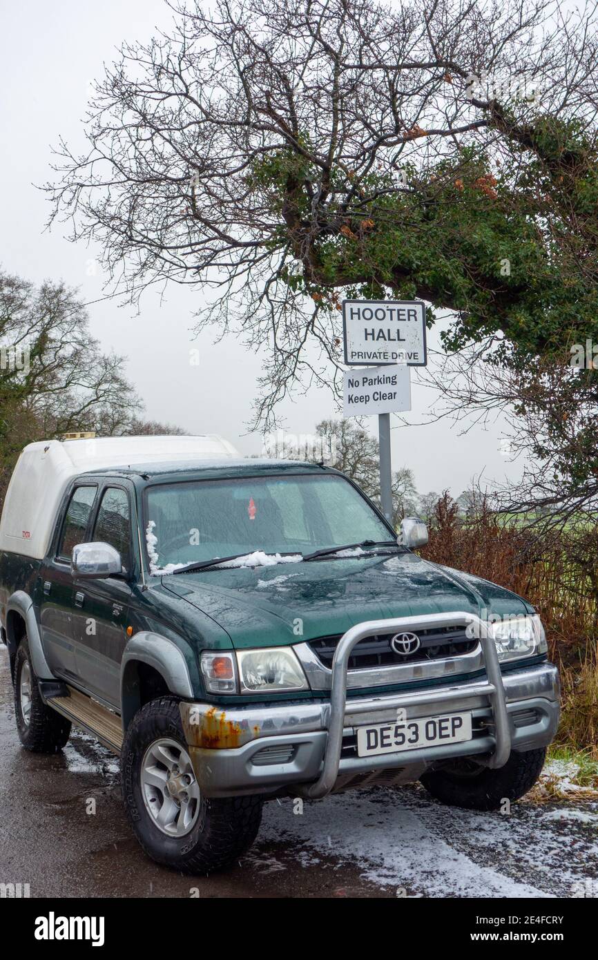 Large 4x4 hi-res stock photography and images - Alamy