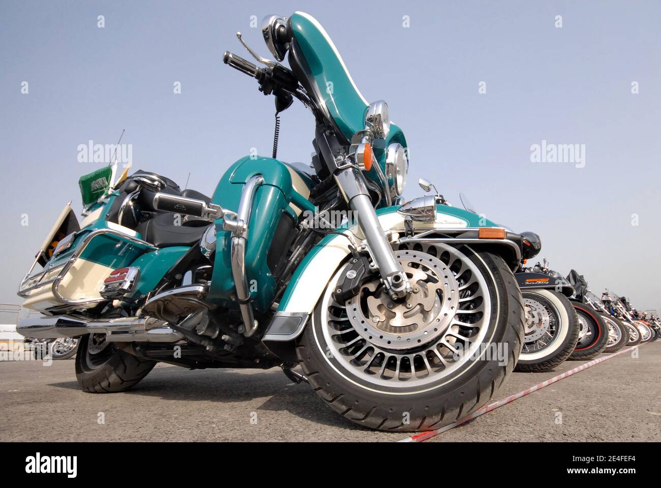 Syria road ride group hi-res stock photography and images - Alamy