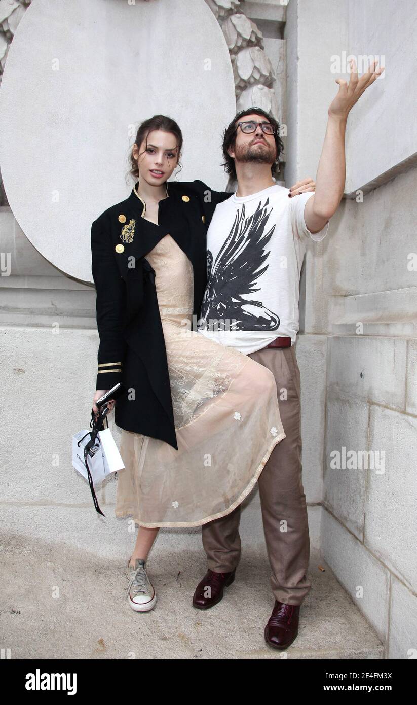 Sean Lennon and his girlfriend attending the Chanel's Spring-Summer ...