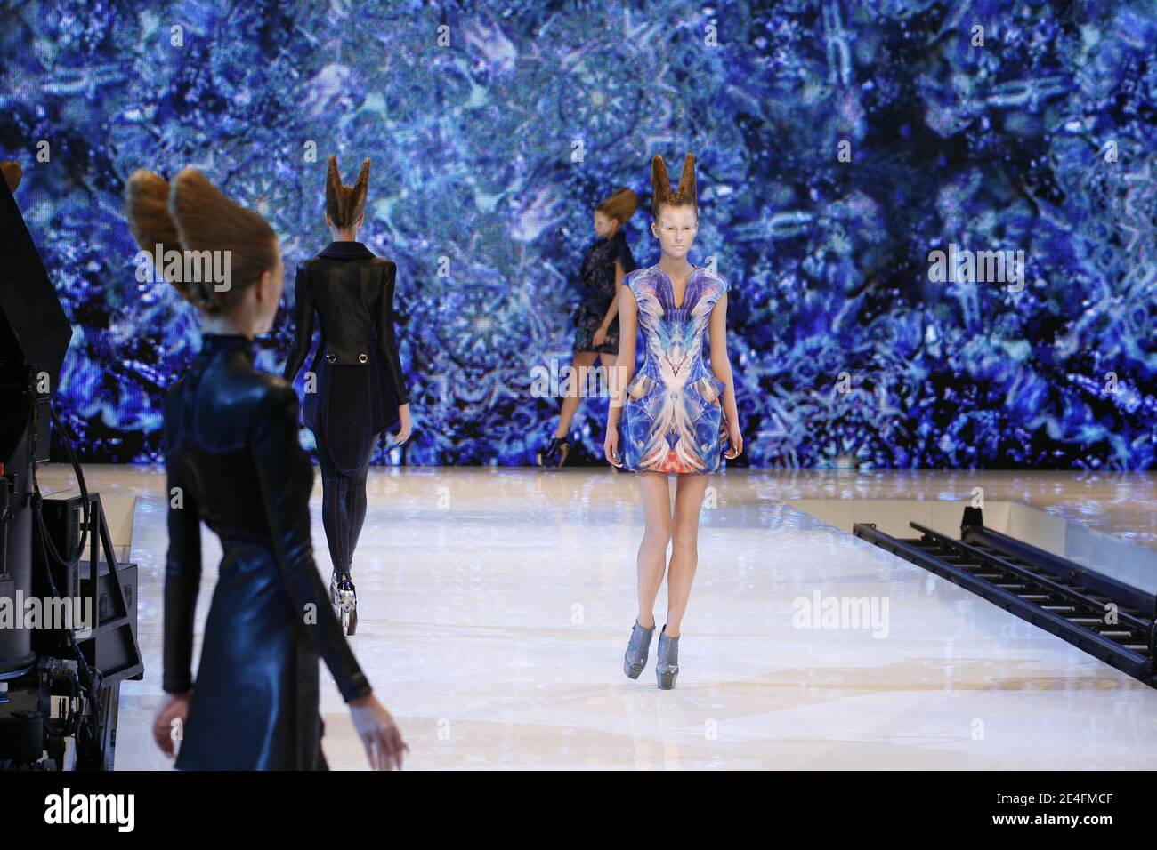 Alexander mcqueen 2009 spring hi-res stock photography and images - Alamy