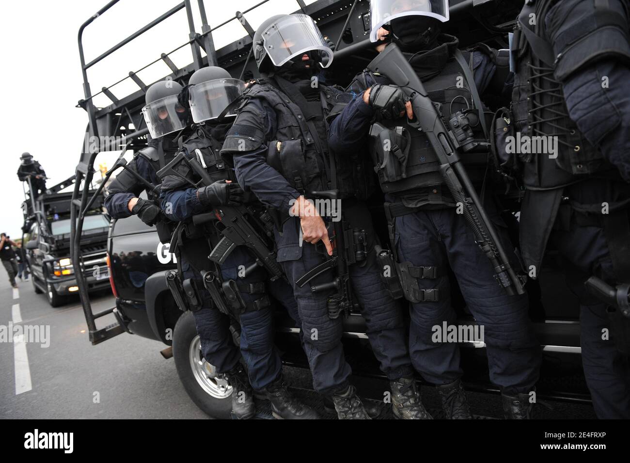 Members of the GIGN (Intervention Group of the National Gendarmerie ...