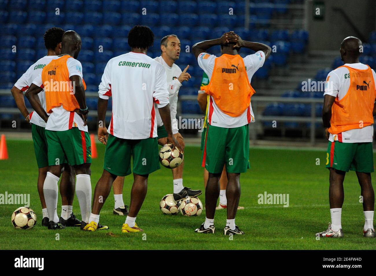 Cameroon soccer team hi-res stock photography and images - Alamy
