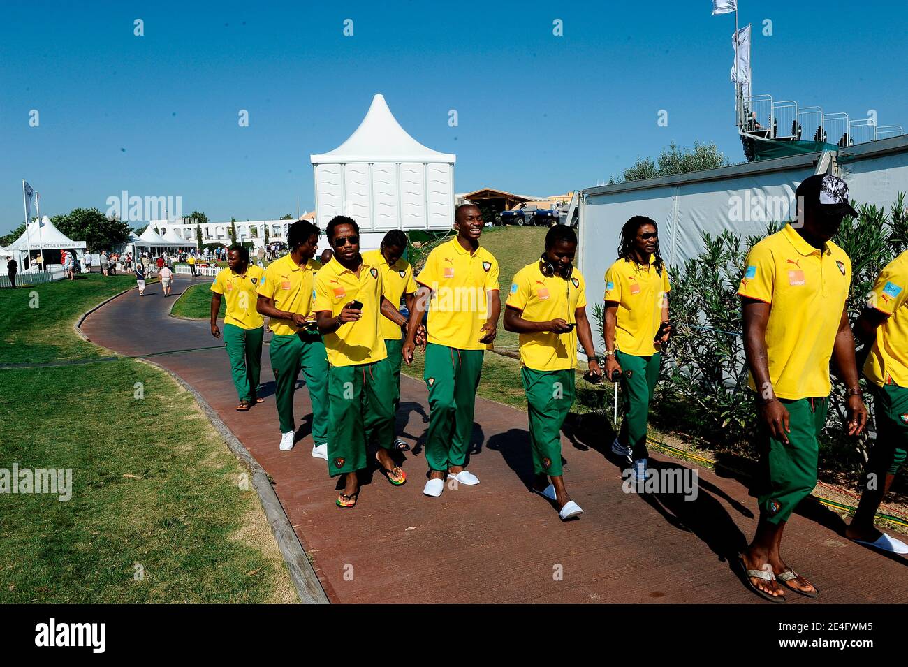 The Cameroon national soccer team visiting the Portugal Golf Masters ...