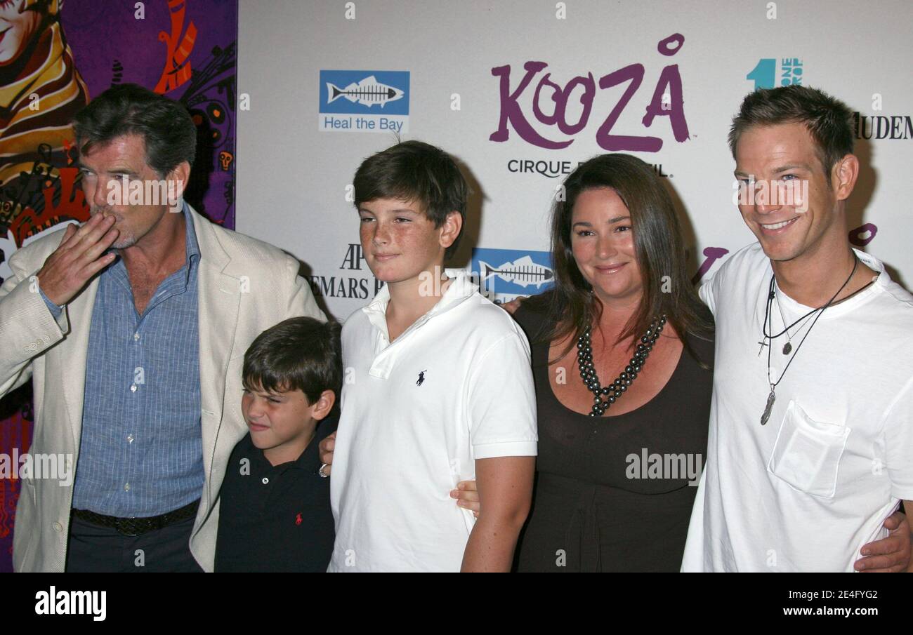 Pierce brosnan and family hi-res stock photography and images - Alamy