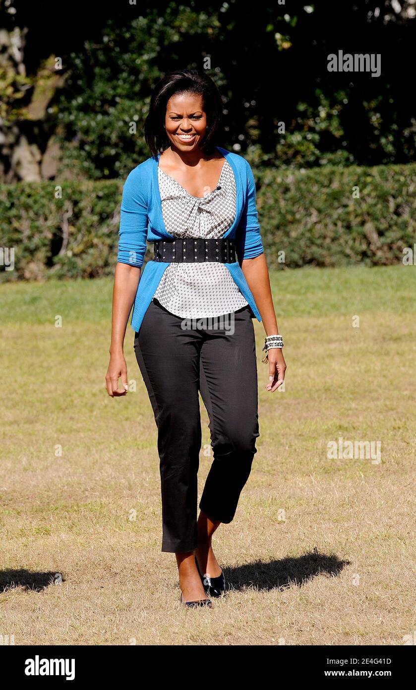 US first lady Michelle Obama hosts a Healthy Kids Fair with local ...