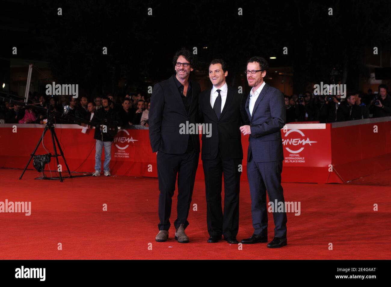 Michael stuhlbarg serious man 2009 hi-res stock photography and images ...