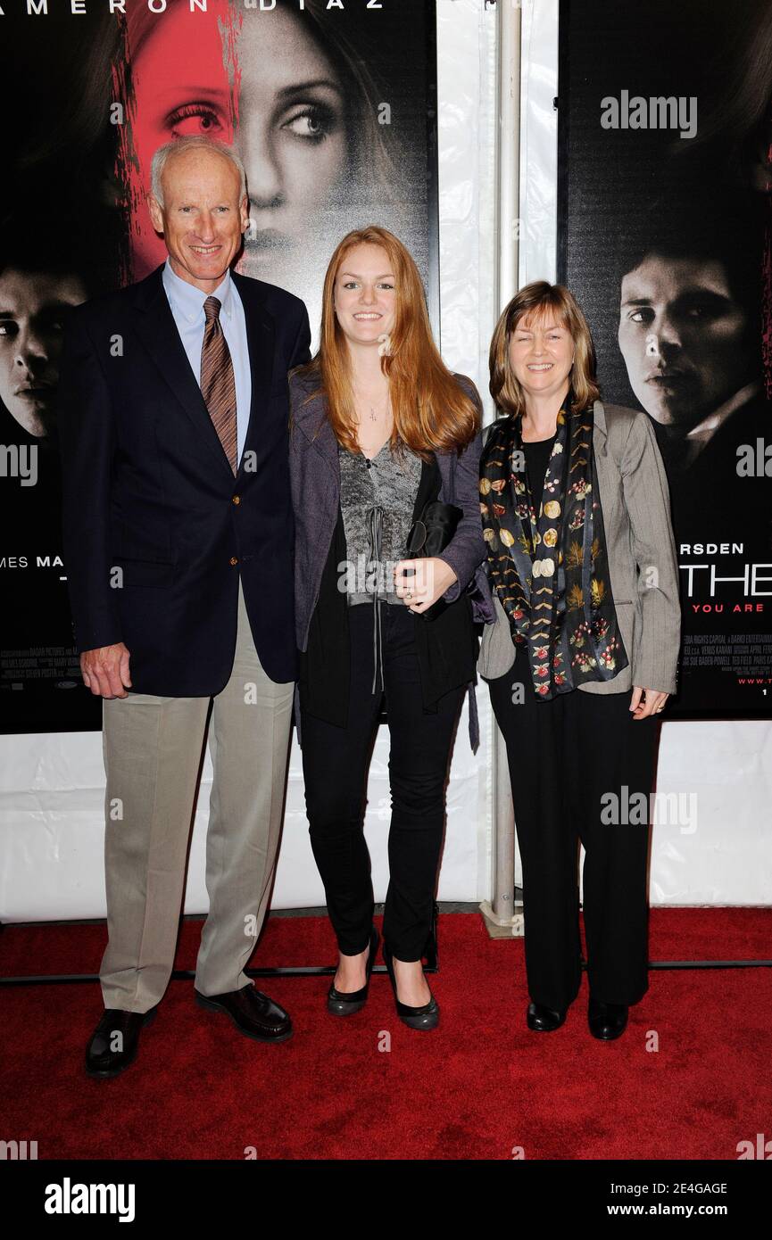 James Rebhorn High Resolution Stock Photography and Images - Alamy