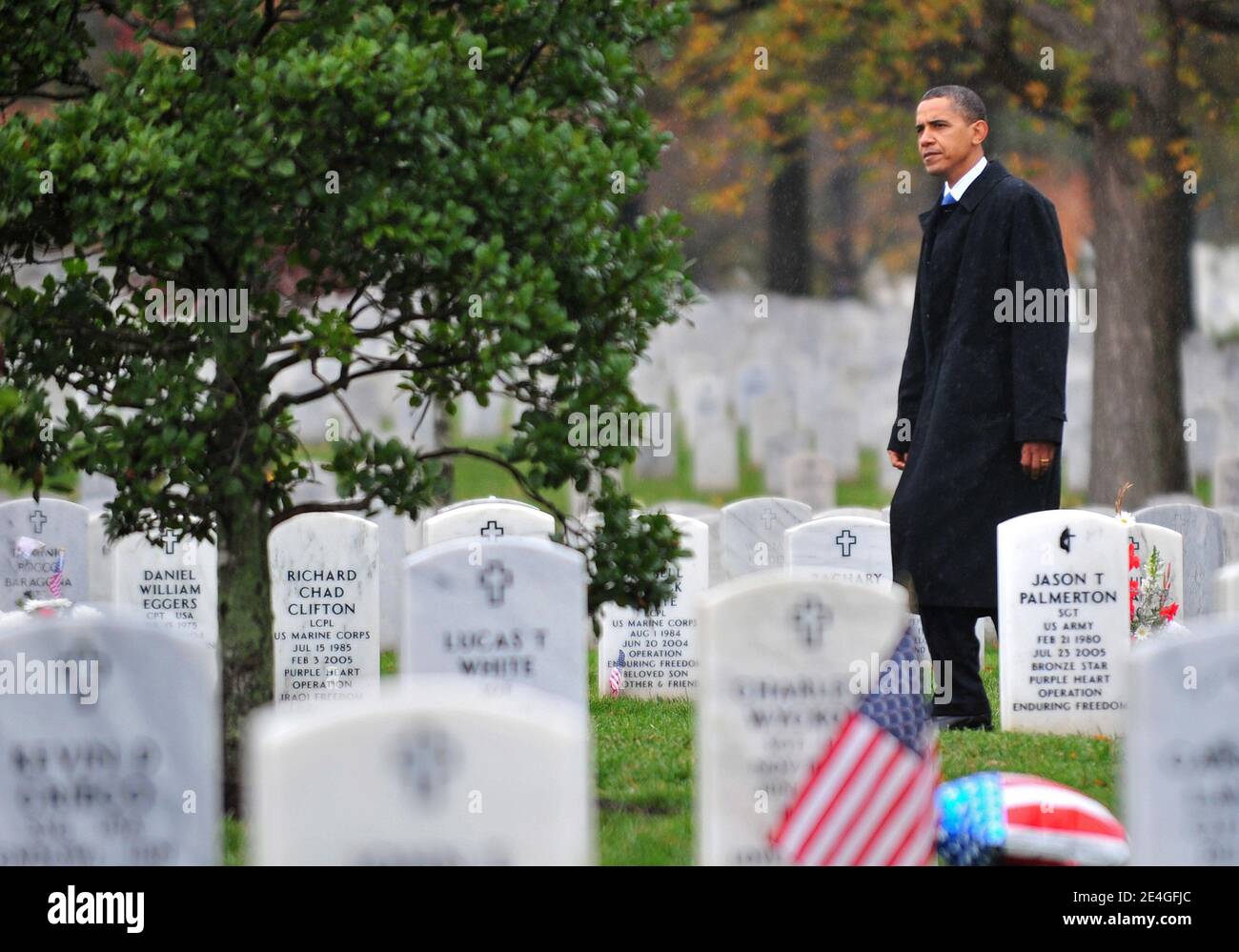 US President Barack Obama visits the section 60 at Arlington National ...