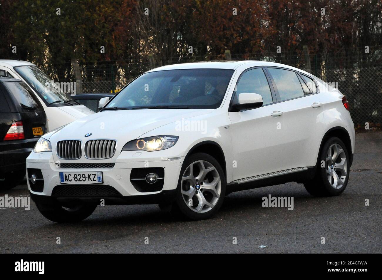 PSG's Gregory Coupet arrives for the soccer training session at the ...