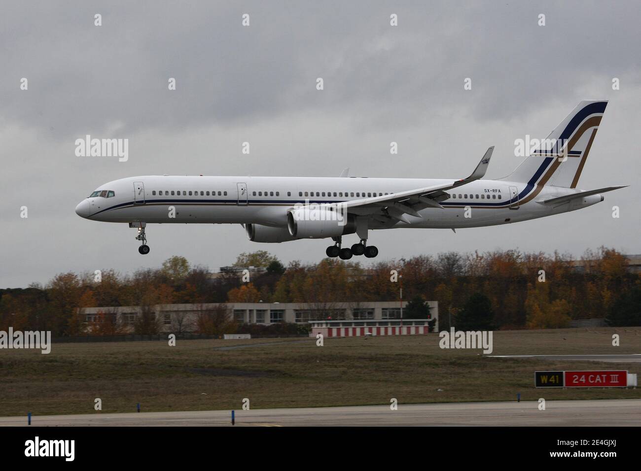 Iraqi plane hi-res stock photography and images - Alamy