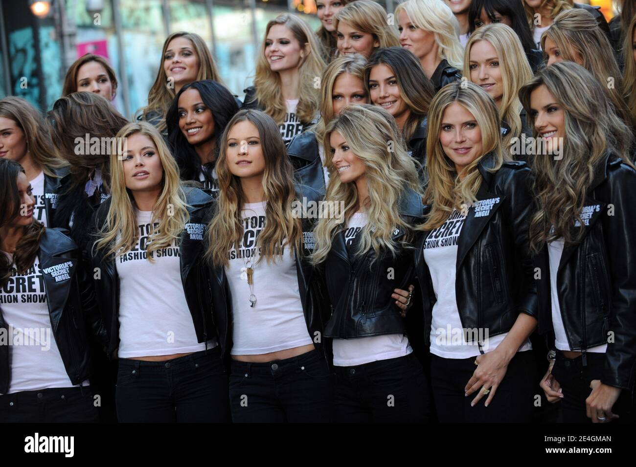 30 Victoria's Secret models including Victoria's Secret Angels (Front ...