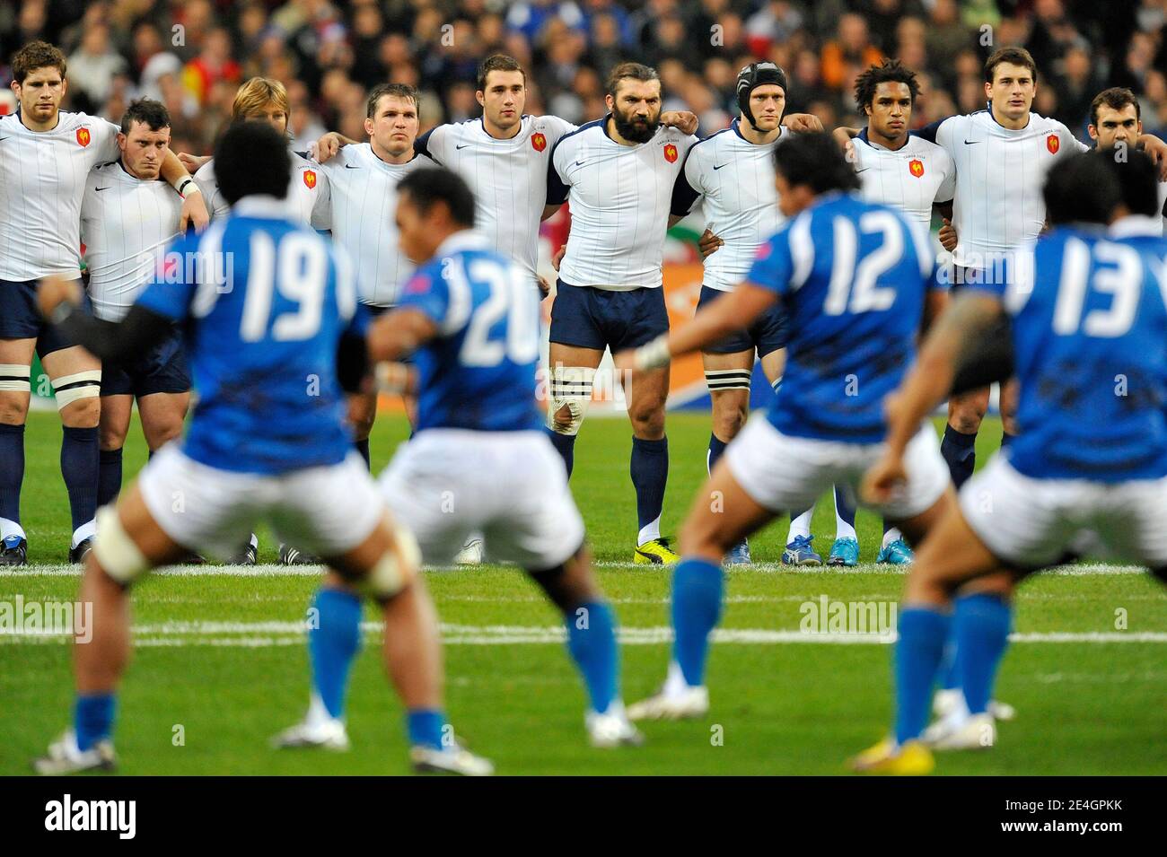 France's Sebastien Chabal during the haka of Samoa team of Rugby union ...