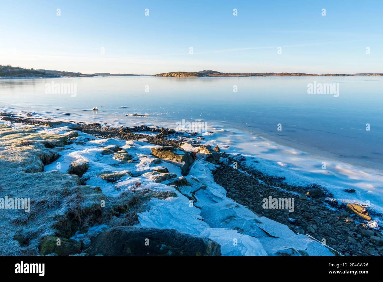 Cold as ice at sea Stock Photo - Alamy