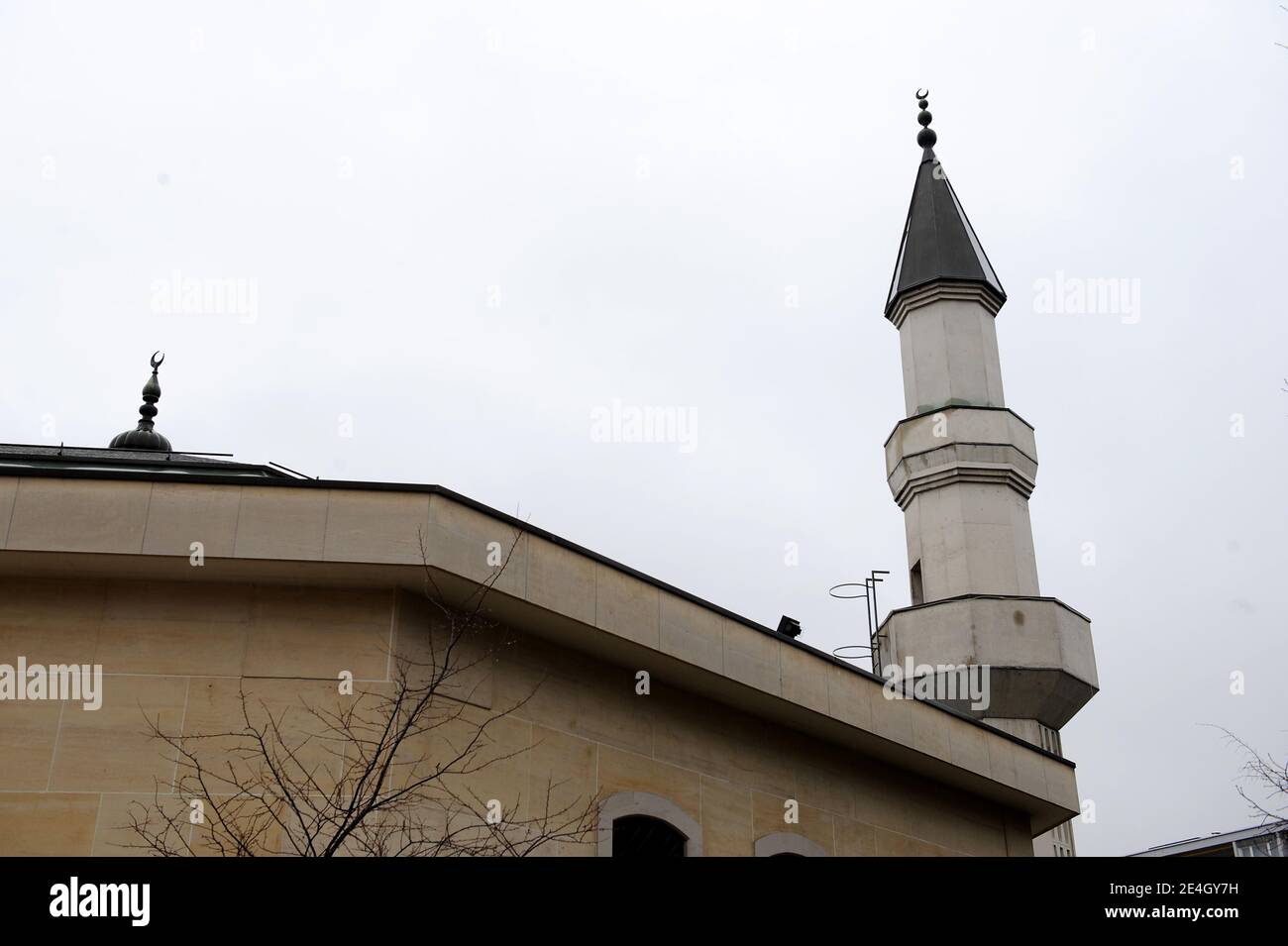 The minaret of the Geneva mosque pictured in the neighbourhood of Le ...