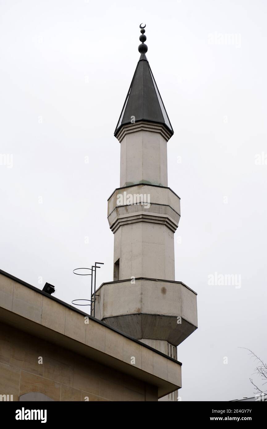 The minaret of the Geneva mosque pictured in the neighbourhood of Le ...