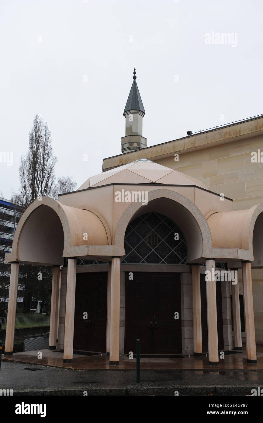 The Geneva mosque with the minaret pictured in the neighbourhood of Le ...