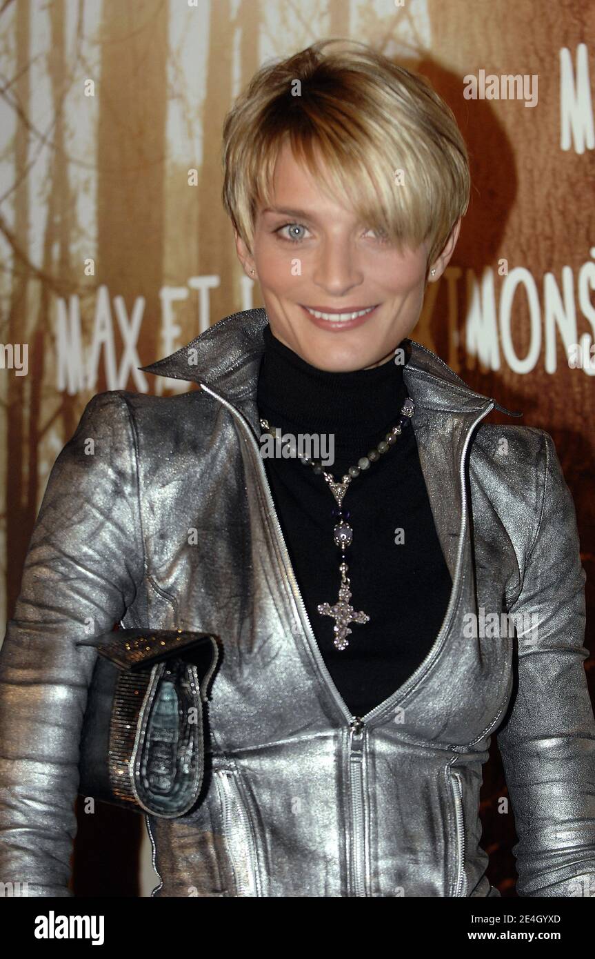 Sarah Marshall arriving for the premiere of director Spike Jonze's ...