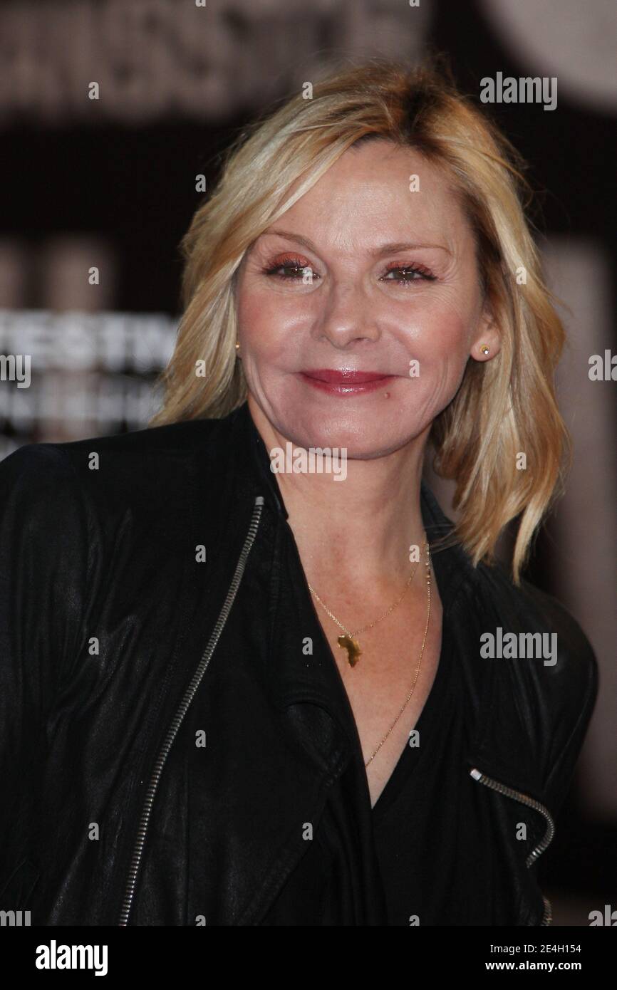 Kim cattrall arriving hi-res stock photography and images - Alamy