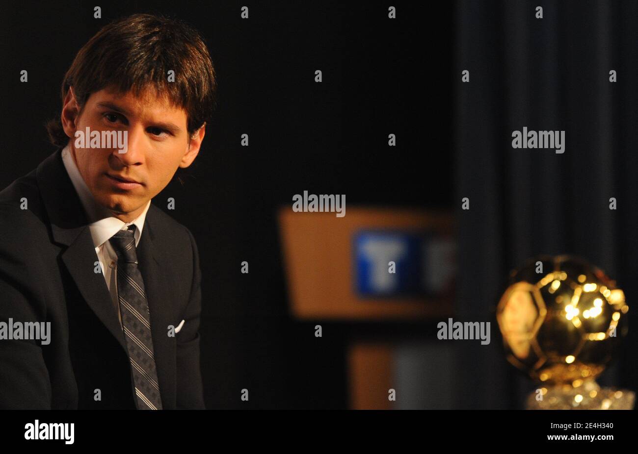 Lionel messi ballon d'or 2009 hi-res stock photography and images - Alamy