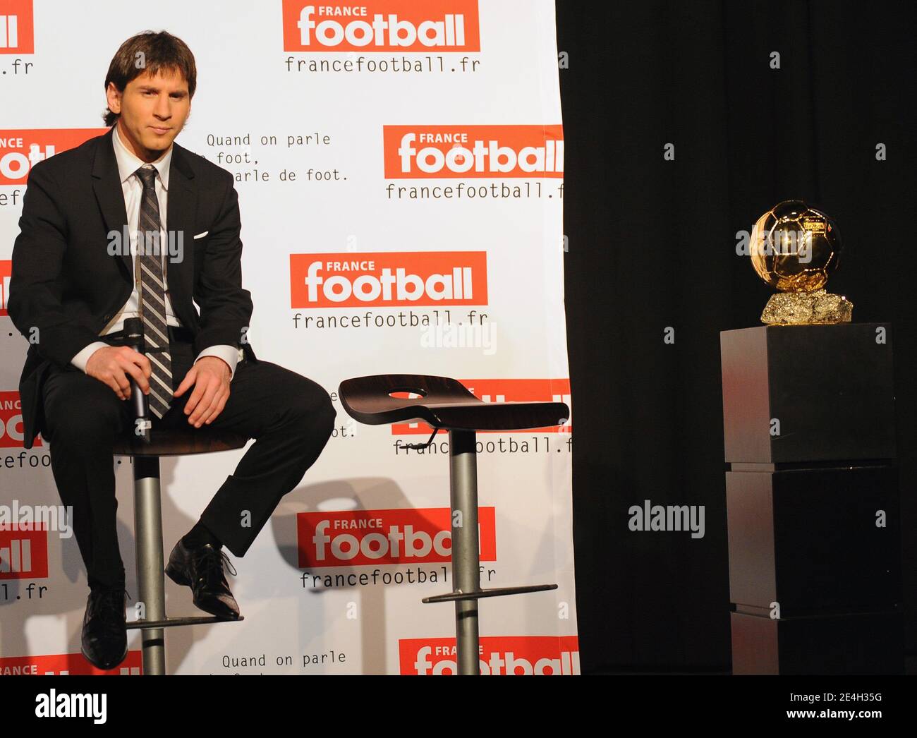 Lionel messi ballon d'or 2009 hi-res stock photography and images - Alamy