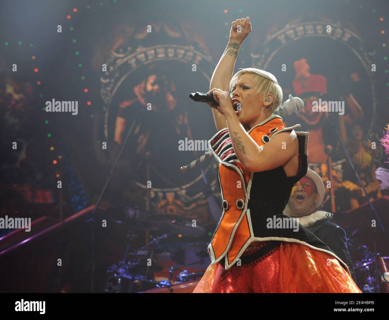 Pink chanteuse hi-res stock photography and images - Alamy