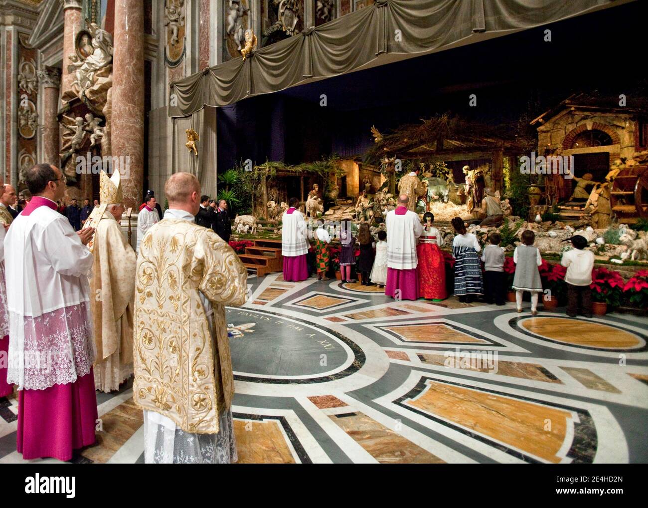 Pope Benedict XVI celebrates the Christmas night holy mass in St. Peter ...