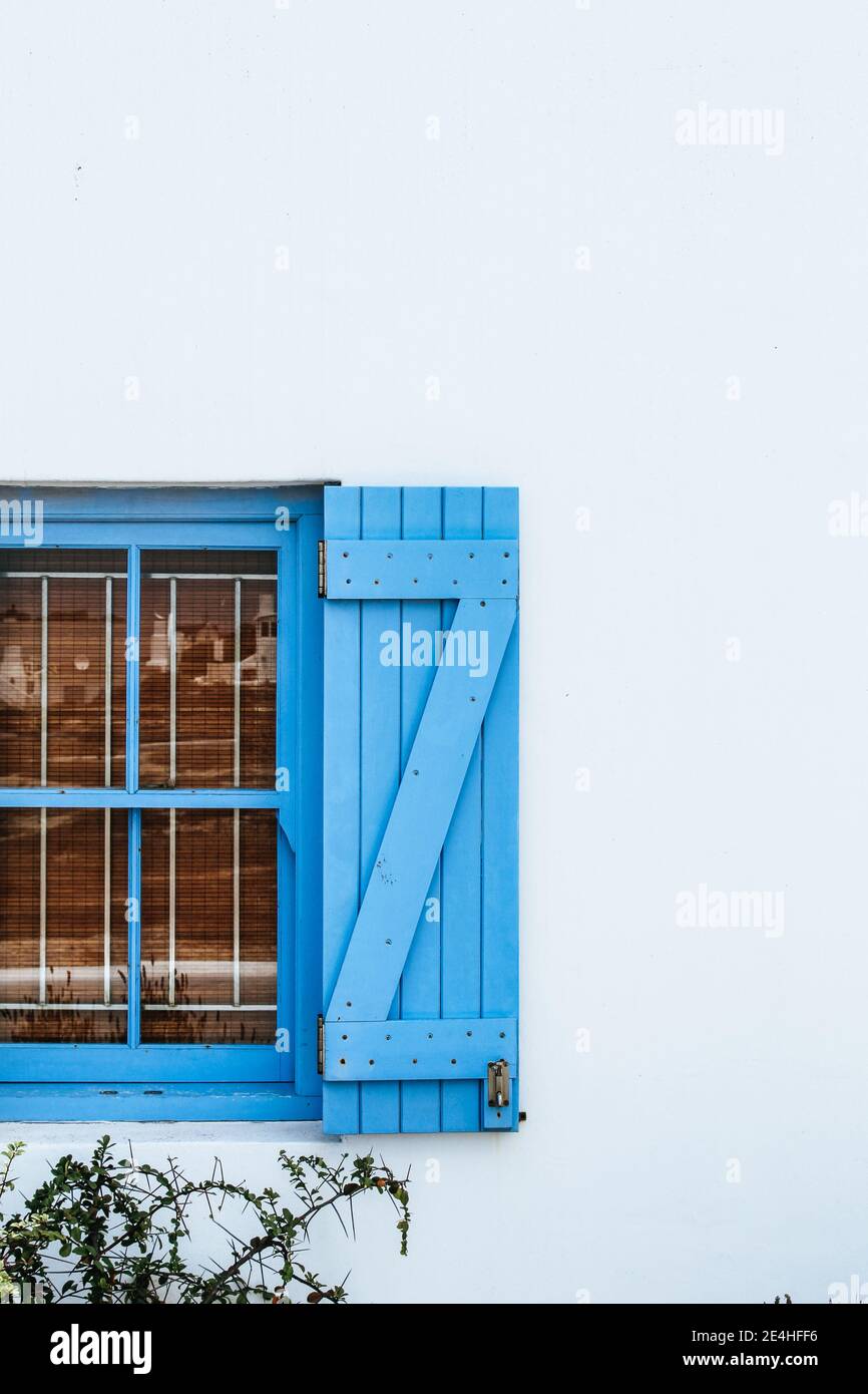 Mediterranean window shutters hi-res stock photography and images - Alamy