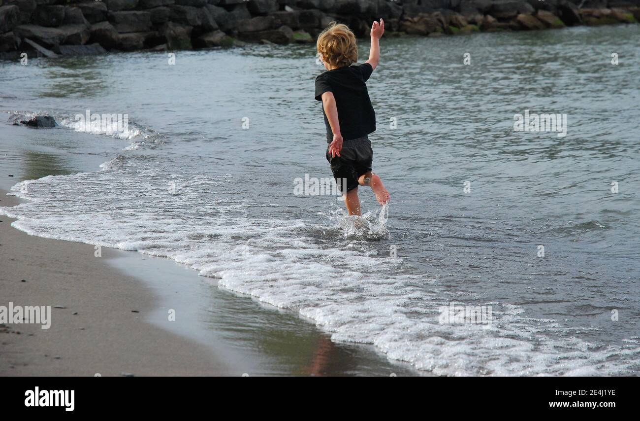 Fully clothed hi-res stock photography and images - Alamy