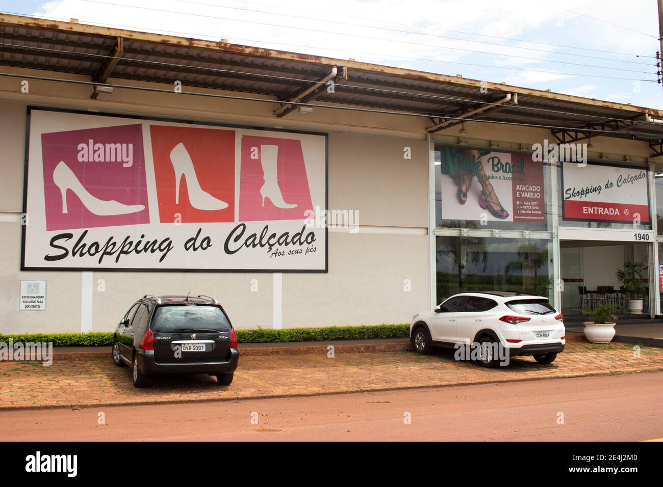 Signage board hi-res stock photography and images - Alamy