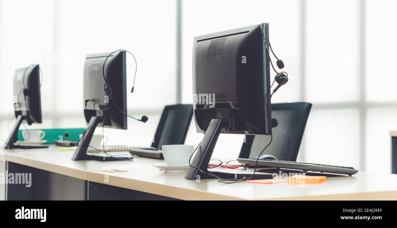 Pc monitor call centre hi-res stock photography and images - Alamy