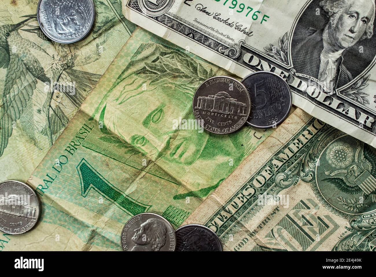 American dollar notes and coins hi-res stock photography and images - Alamy