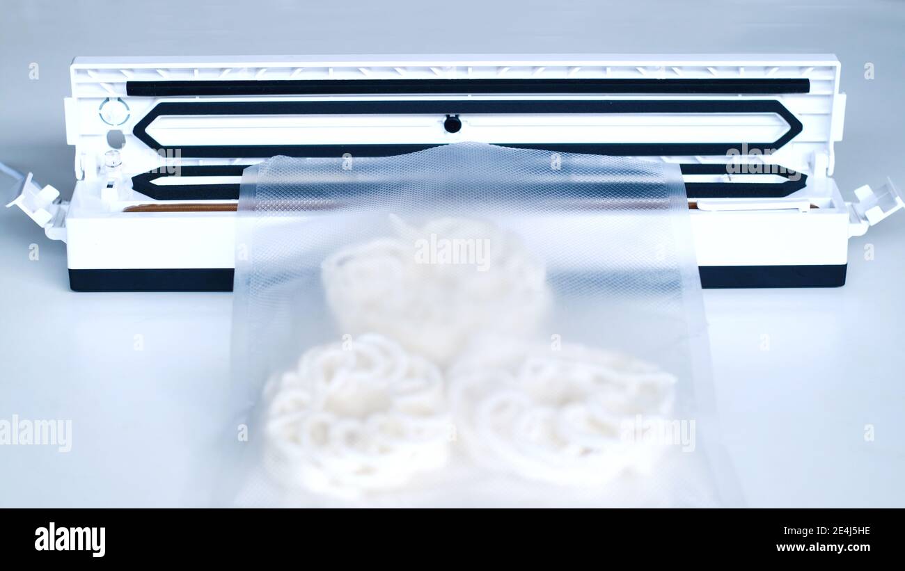 Food sealer vacuum hi-res stock photography and images - Alamy