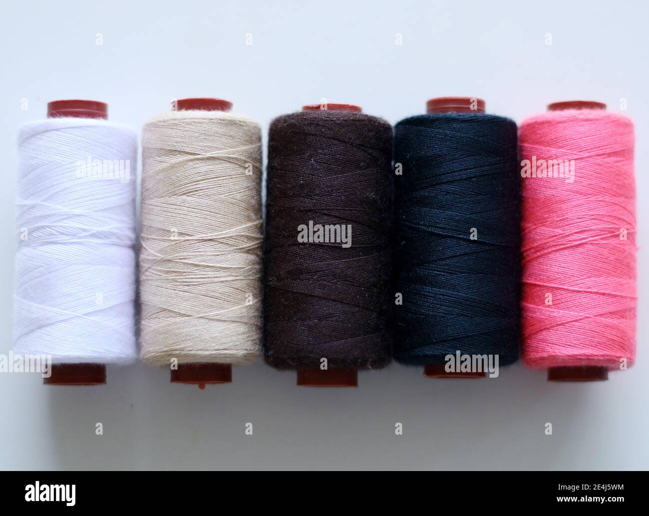 Sewing yarns hi-res stock photography and images - Alamy