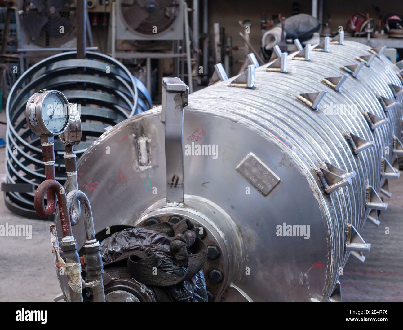 Pressure testing of a stainless steel rotor for a rotary disc dryer ...