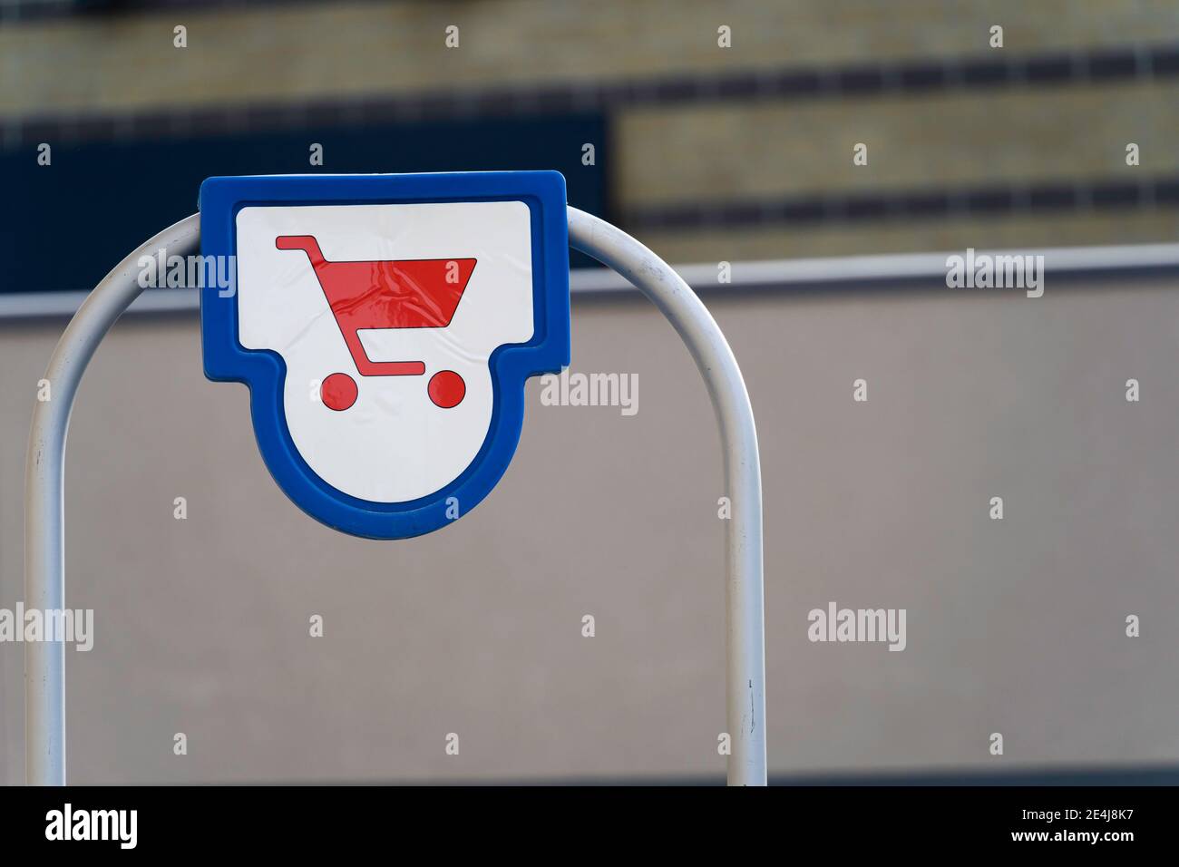 Shopping cart sign hi-res stock photography and images - Alamy