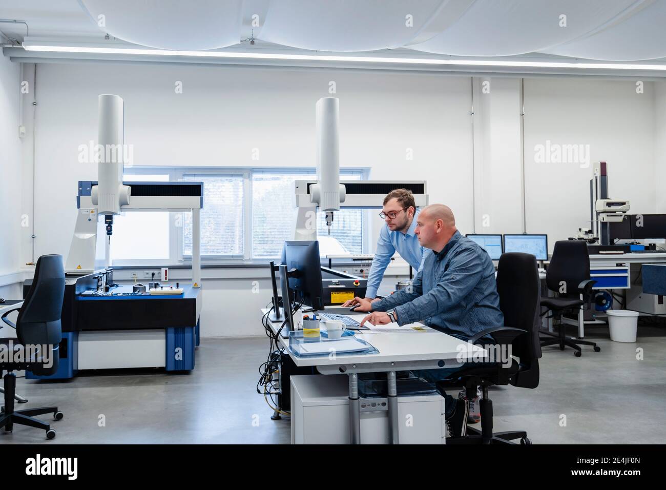 Engineer office industry computer hi-res stock photography and images ...