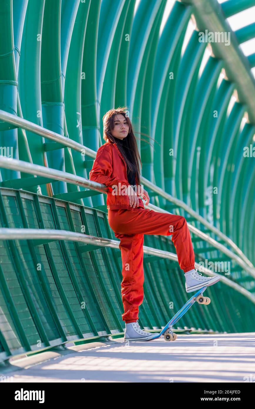 Leaning on bridge railing hi-res stock photography and images - Alamy