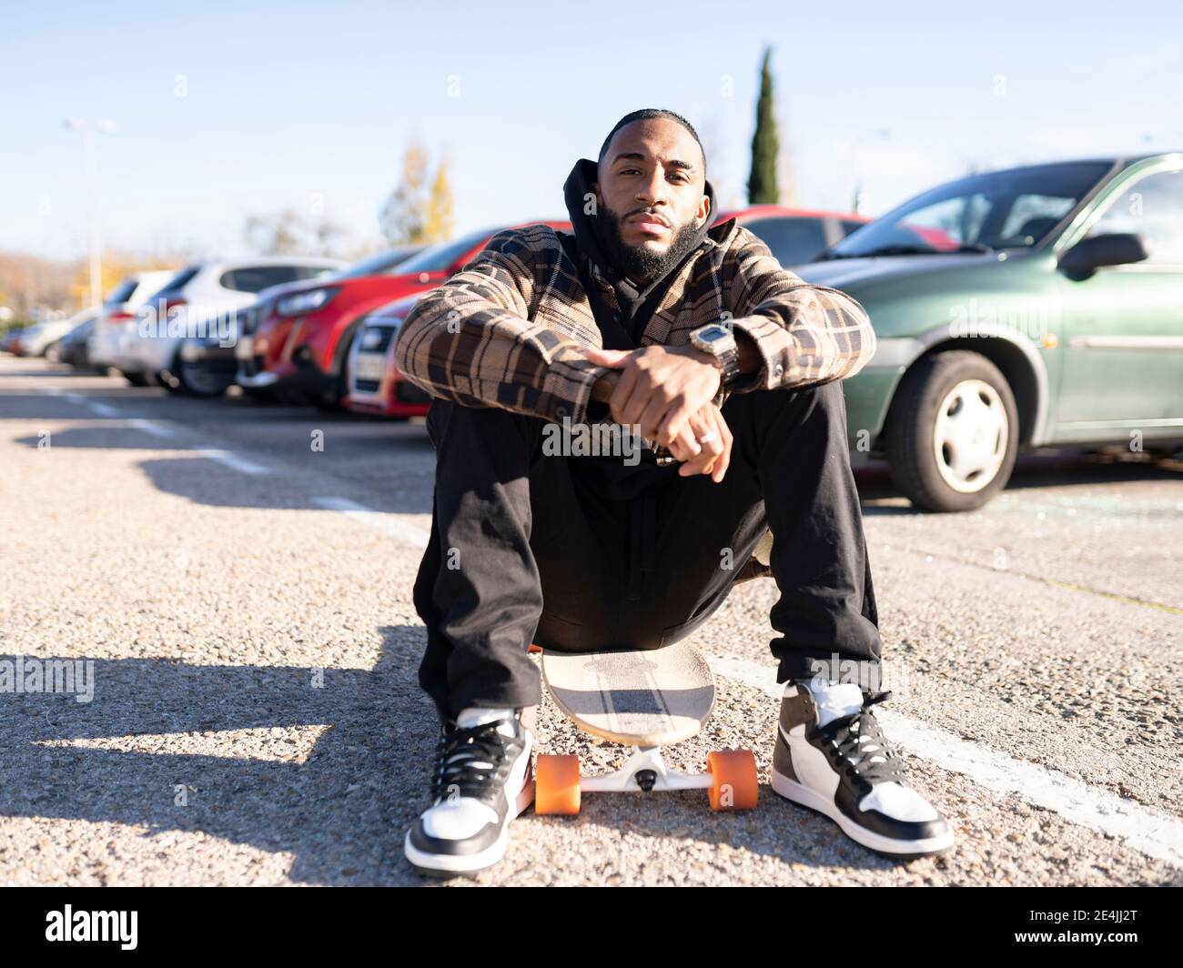 Man siting in car hi-res stock photography and images - Alamy