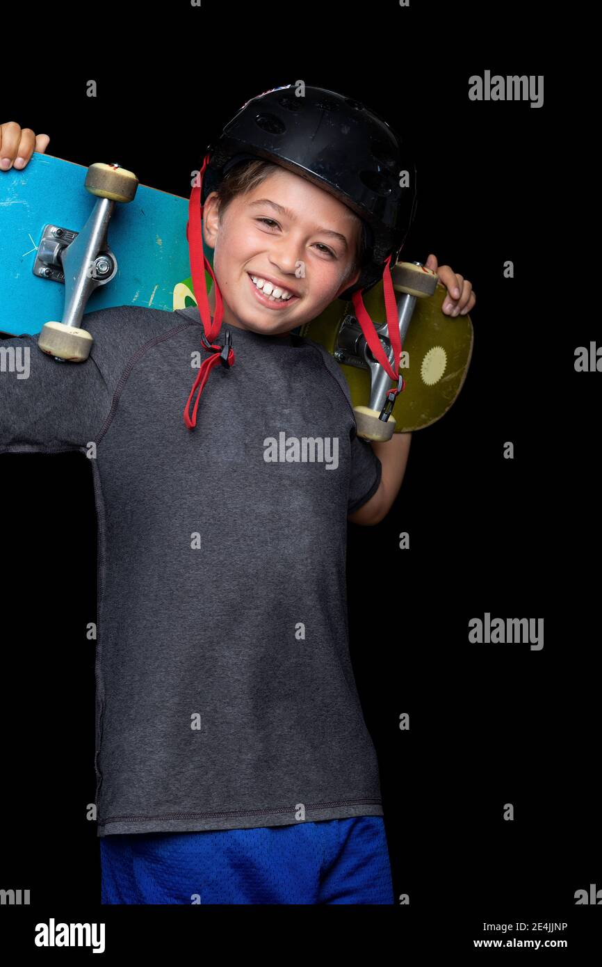 Boy skateboard hi-res stock photography and images - Alamy