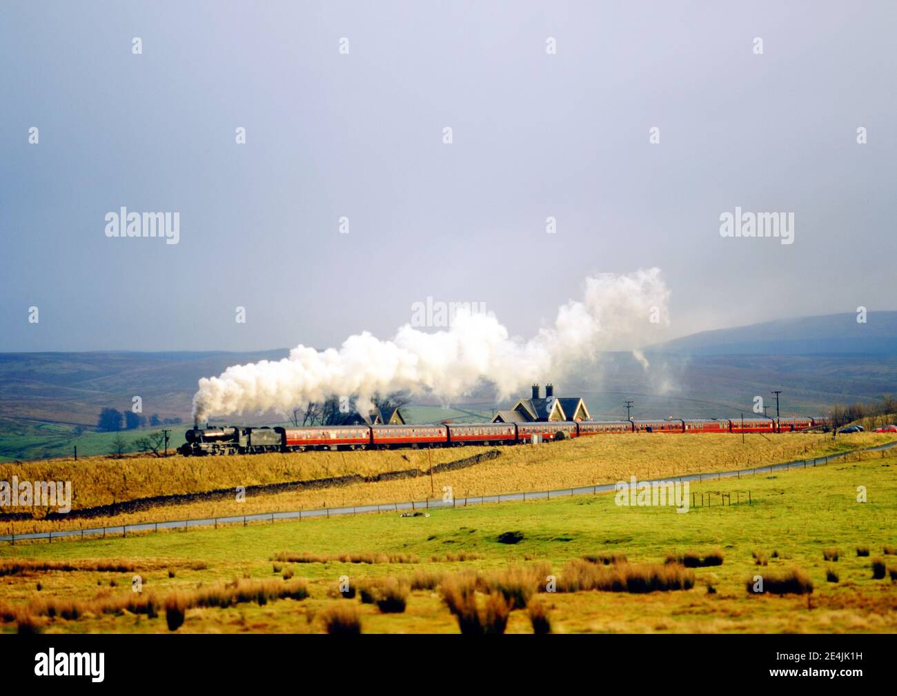 Ribblehead railway station hi-res stock photography and images - Alamy
